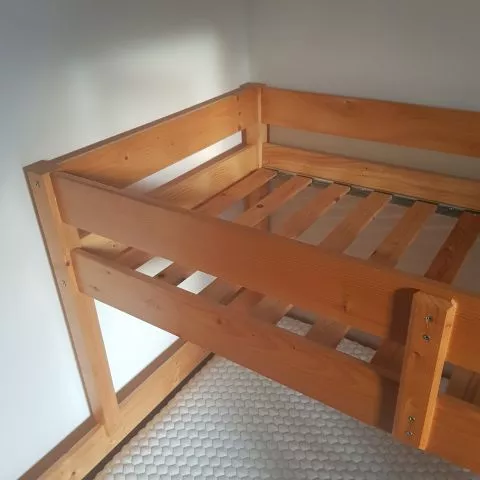 KREVET NA SPRAT