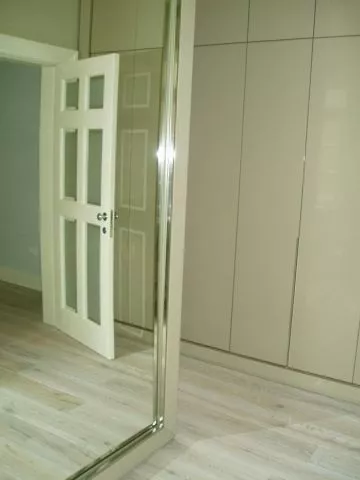 KLIZNI ORMAR / PLAKAR E057
