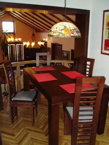 STO I STOLICE ZA TRPEZARIJU E054