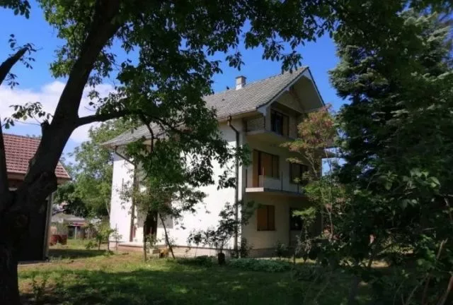 KUCA NA PRODAJU-MLADENOVAC