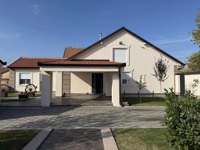 NOVA LUX KUCA KOD PANCEVA,MOZE NA RATE