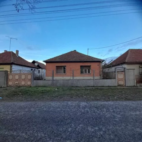 PRODAJEM PORODIČNU KUĆU U SUBOTICI