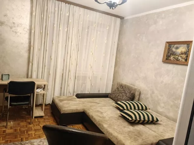 IZDAVANJE SOBE ZA STUDENTA
