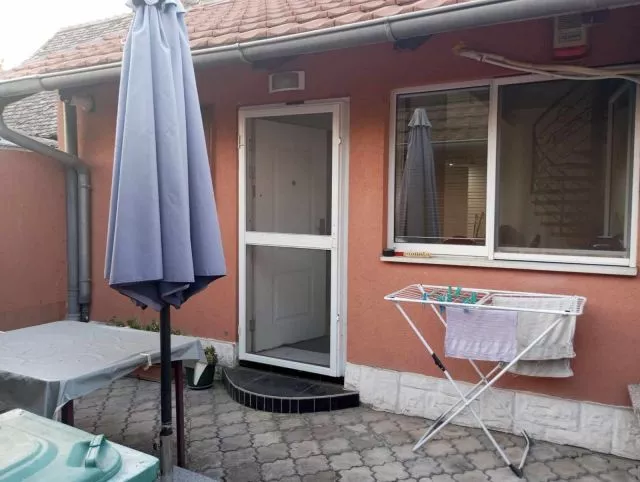 PRODAJE SE KUĆA U SREMSKOJ MITROVICI - IDEALNA ZA PORODICU!