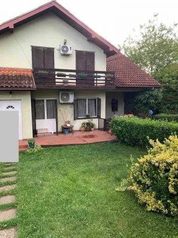PRODAJEM KUCU U LAZAREVCU