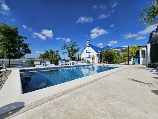 PRODAJEM BIZNIS-VILA SANTORINI RAZRADJEN.VLASNIK.