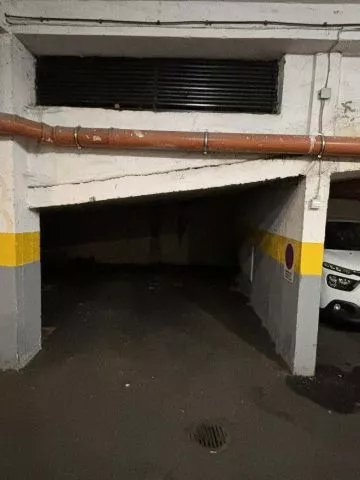 IZDAVANJE GARAŽNOG MESTA VRAČAR KOD HRAMA