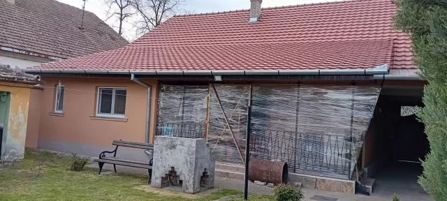 KUĆA NA IDEALNOJ LOKACIJI