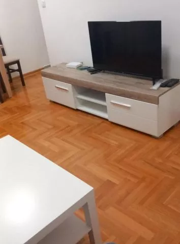 Izdajem jednosoban stan od 40m2 u Bg/Kumodraž