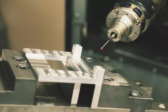 OBUKA ZA CNC OPERATERA I PROGRAMERA - CNC ŠKOLA KURS