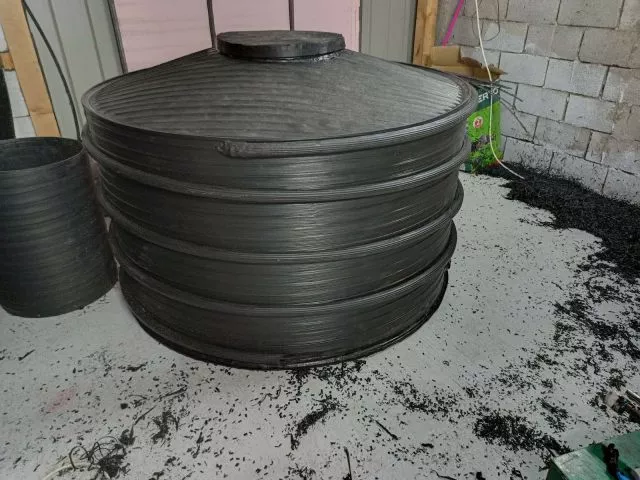 VERTIKALNI PLASTIČNI REZERVOAR 500L
