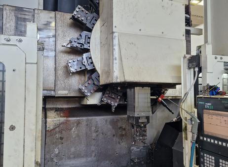 strug sa vertikalnim kupolom sa cnc TOS HULIN SKQ 8 CNC