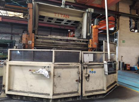Vertikalni strug Titan SC33 sa CNC-om