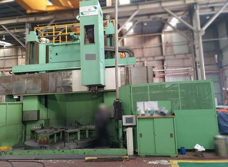 strug sa vertikalnim kupolom sa cnc Doerries Scharmann VC-3500/300 Verified seller