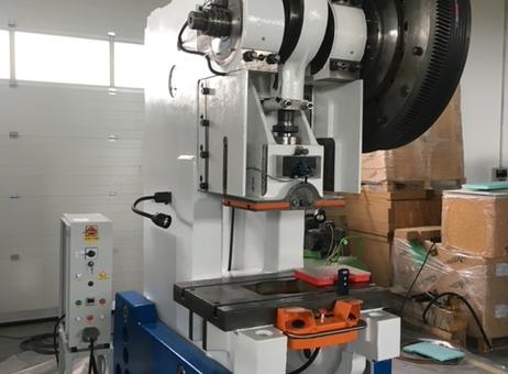 Ekscentrična presa Šmeral Trnava LEXN 100C