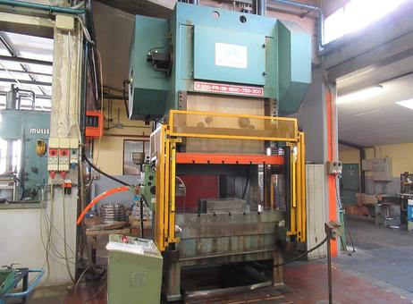 Ekscentrična presa COPRESS P 200-FR-2B-1600-750-200 Najprodavaniji