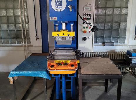 Hidraulična presa Opava ZHW25 Verified seller