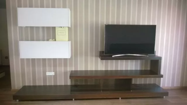 NAMEŠTAJ ZA DNEVNU SOBU - KOMODA ZA TV E085