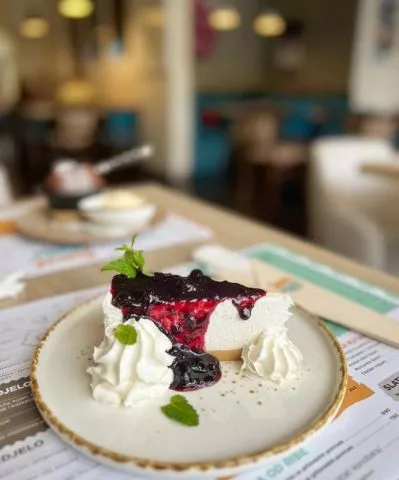 VOĆNI CHEESECAKE