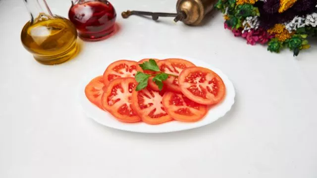 PARADAJZ SALATA