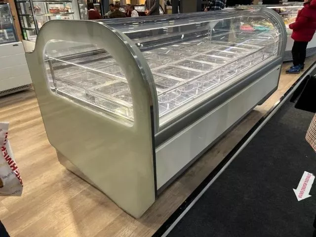 VITRINA ZA SLADOLED SEVEL SMYRNA VISION NEW 24-G GELATO 24 KASETA
