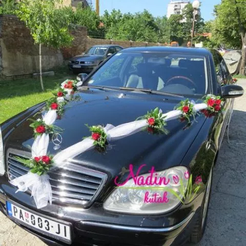 DEKORACIJA AUTOMOBILA ZA SVADBU - A008
