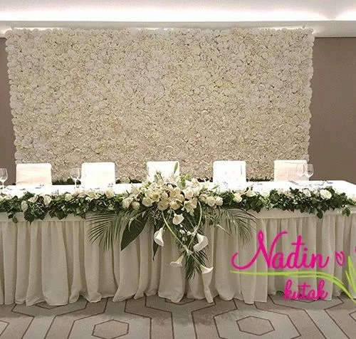 CENTRALNA IKEBANA DUŽINE OKO 4 M ZA MLADENAČKI STO SM091