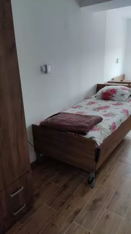 JEDNOKREVETNA SOBA - POLUZAVISAN TIP KORISNIKA