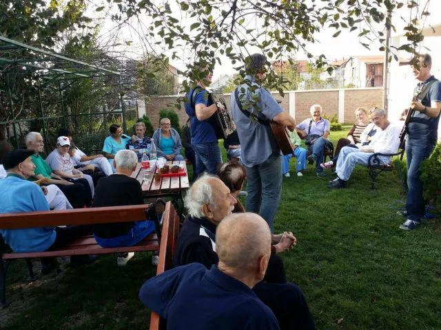 SOCIJALNI RADNIK U DOMU ZA STARE SVETI TRIFUN