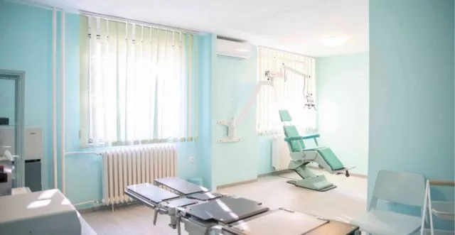 EKSTIRPACIJA CISTE NA USNI