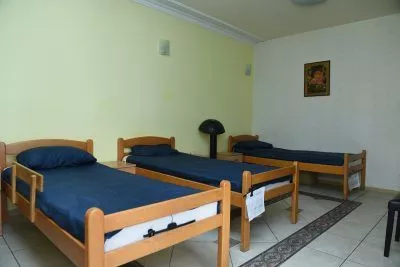 TROKREVETNI APARTMANI U DOMU ZA STARE RENESANSA DOM