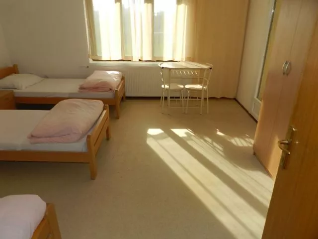 TROKREVETNE SOBE - DOM ZA STARE SANUS VITA