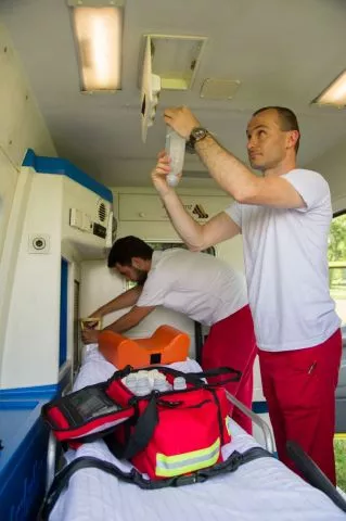 GERIJATRIJSKE MEDICINSKE SESTRE I TEHNIČARI U DOMU SVETI TRIFUN