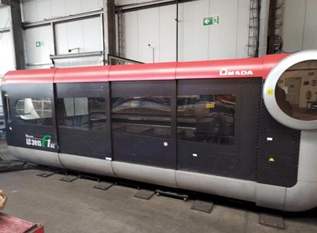 mašina za lasersko sečenje AMADA LC 3015 F1 NT Najprodavaniji