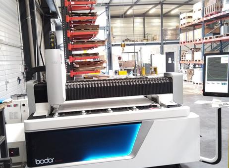 mašina za lasersko sečenje BODOR F3015