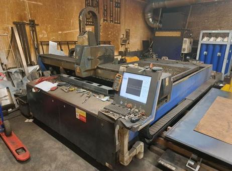mašina za lasersko sečenje Foshan HS – M3015B – F30 – R1500 Najprodavaniji