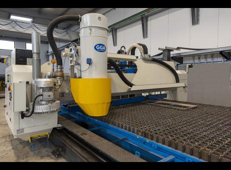 Obradni centar, automatski CNC sistem za automatsko bušenje, glodanje i termičko sečenje Soitaab Omniatech 3000 k 12000  Dobar dogovor