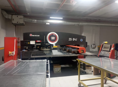 CNC mašina za probijanje Amada EM 2510 NT