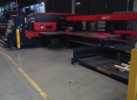 CNC mašina za probijanje Amada Vipros 255