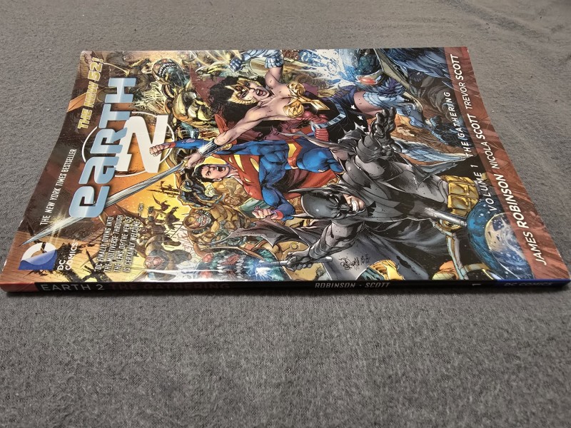 Earth 2 - 1. The Gathering (tpb)
