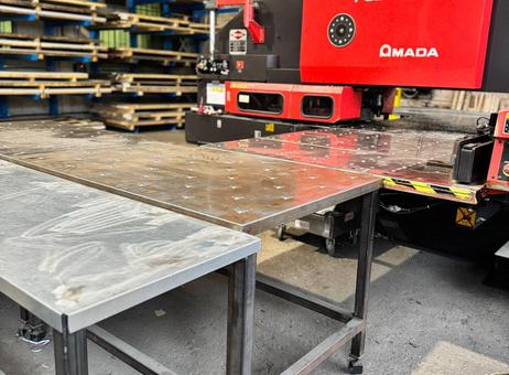 CNC mašina za probijanje Amada 358