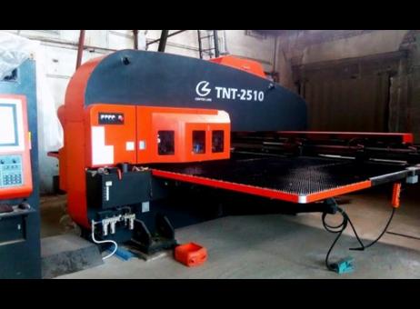CNC mašina za probijanje Centro line TNT-2510  Dobar dogovor