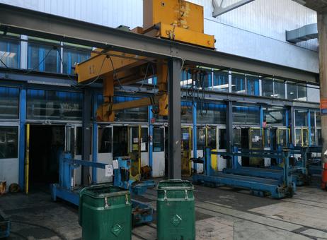Hoister Crane .
