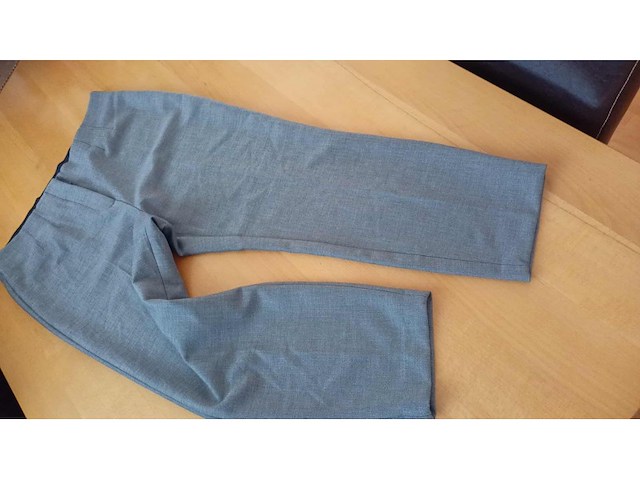 pantalone sv.sive boje marke H&;M