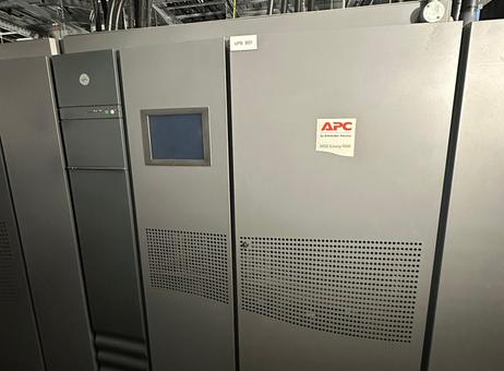 Mašina za energiju Schneider Electric MGE Galaxy 9000 UPS