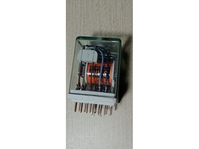 Relej 24V 4 pola