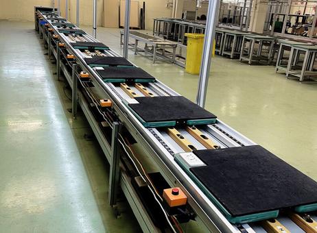 Automatska proizvodna linija sa modularnom transportnom trakom – 15x1 metar  Dobar dogovor