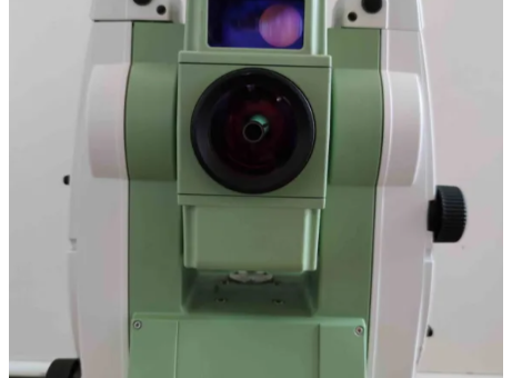 Polovna Leica TCRP1203+R1000 robotska totalna stanica | Kompletan paket sa dodatnom opremom