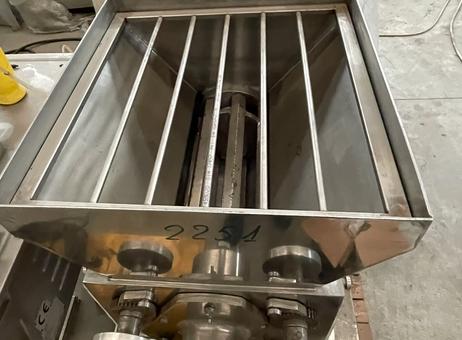 Shanghai Tianhe Pharmaceutical Machinery Co. Ltd YK160 Verified seller