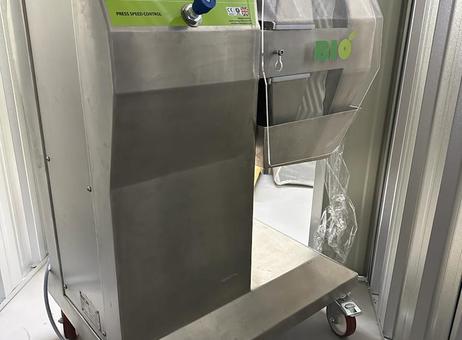 None South Catering Fabrication Ltd Bio Large pressing machine Dobar dogovor